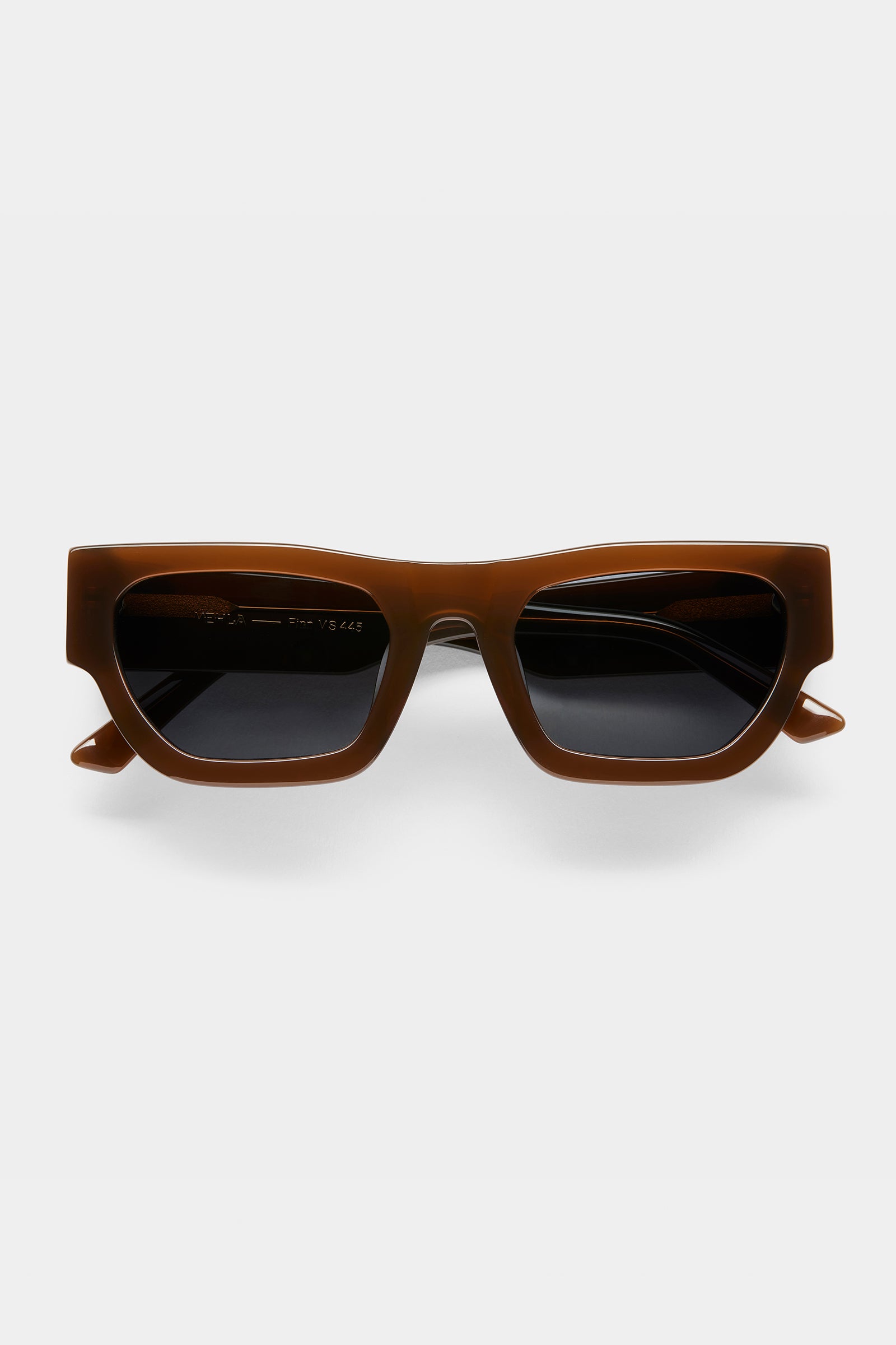 Finn Coco / Smoke Sunglasses | VEHLA